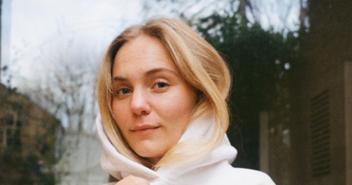 Laura Misch: Listen to her new single Glass Shards