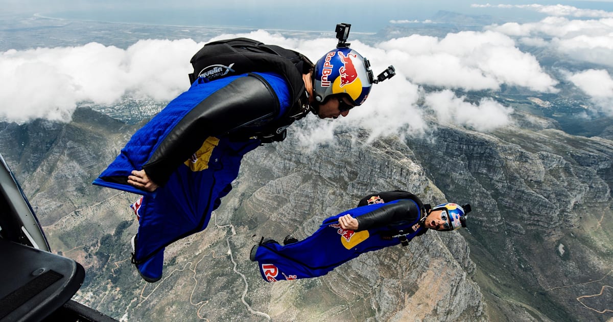 **Video** Red Bull Air Force wingsuits Cape Town