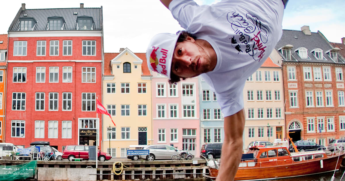 Footwork and Fugues: Flying Steps – music & dance video