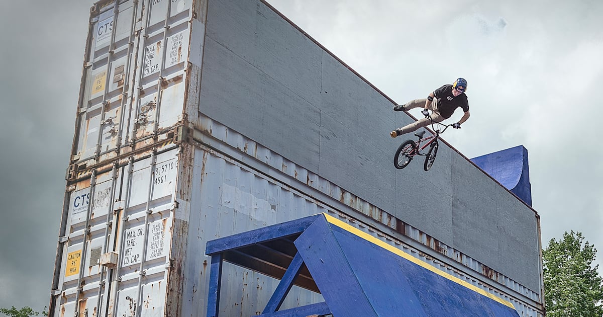 Drew Bezanson's Uncontainable BMX park video