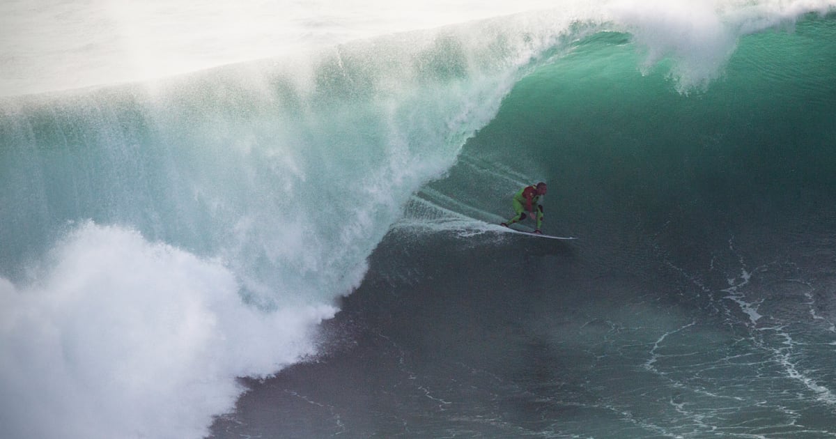 Return to Nazaré extra: Giant waves – surfing video