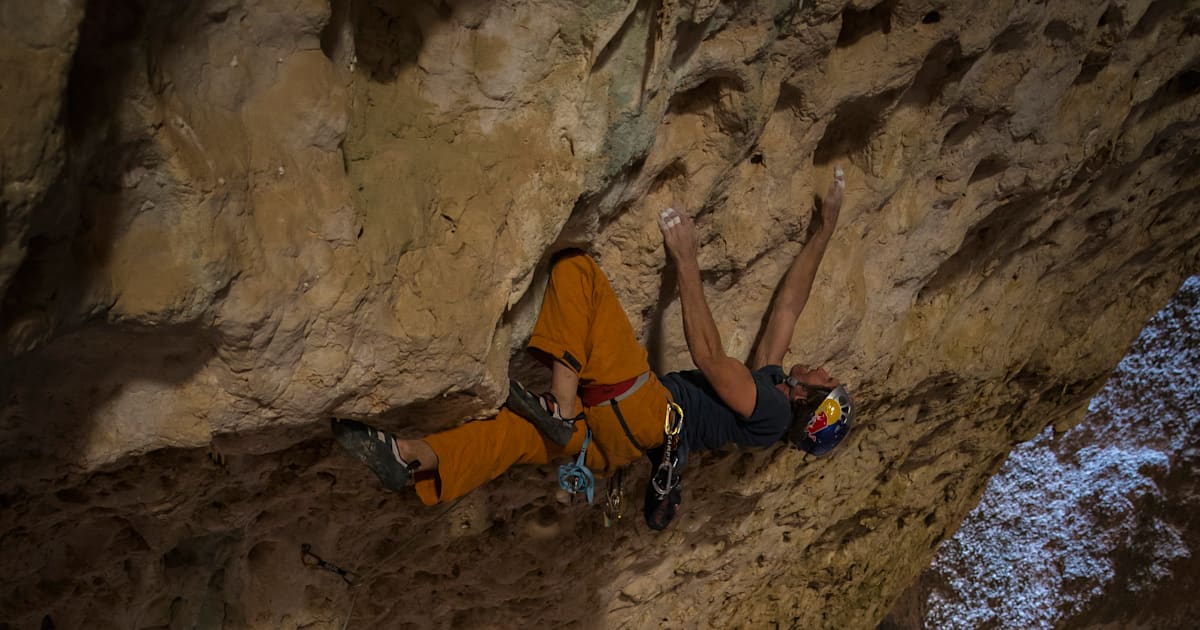 Explorers: Documentaries S3 E2 – Into the Light