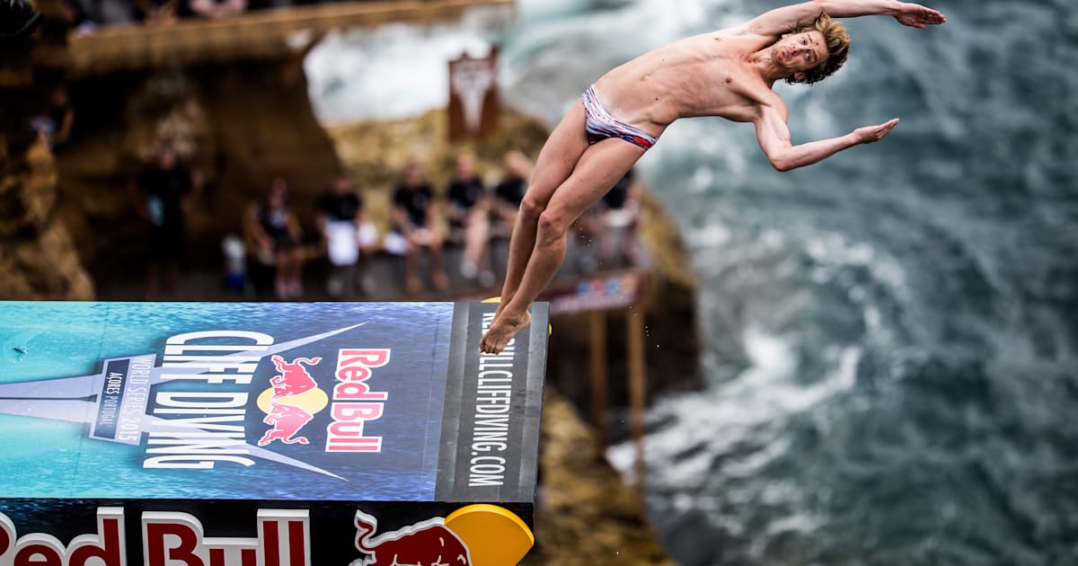 A History of... S1 E1: Red Bull Cliff Diving – video