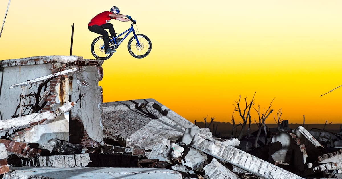 Ultimate Rush S4 E7: Danny MacAskill trial course video