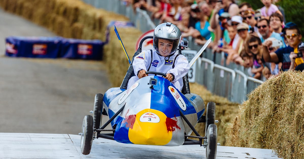 Red Bull Soapbox Race 2015 S3 E1: Valkenburg, Holland