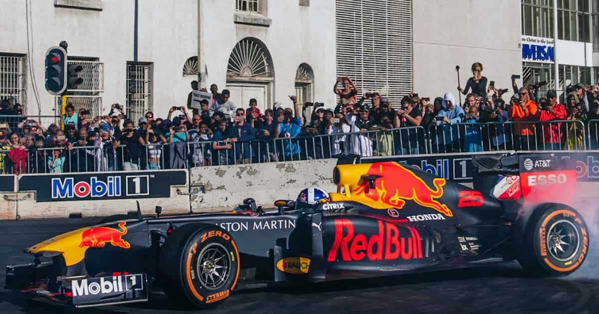 Red Bull Racing: driving an F1 car through Cape Town