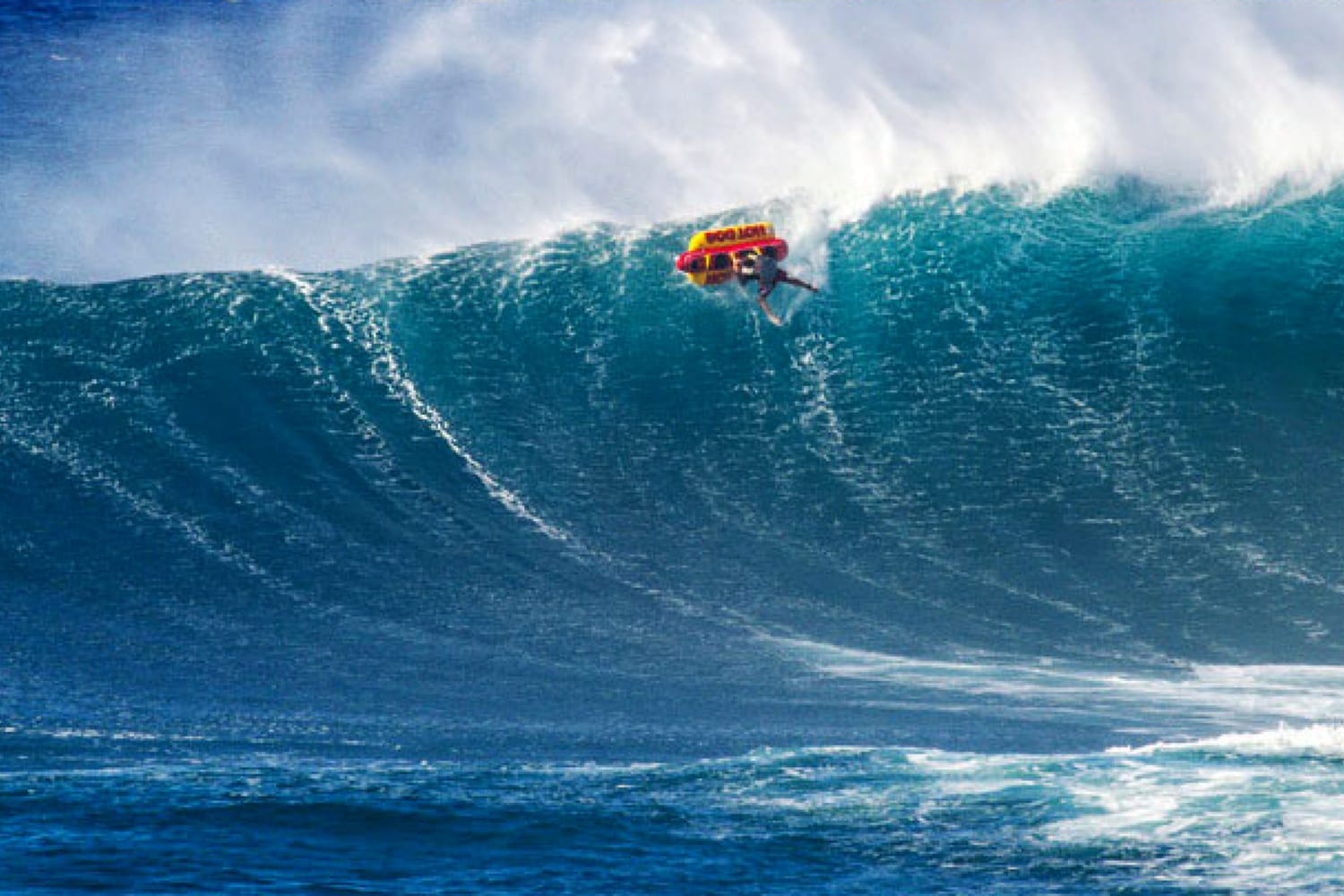 Ian Walsh, a 15-foot wave + an inflatable hot dog