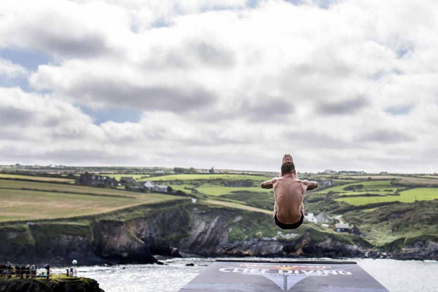 Red Bull Cliff Diving - Wales