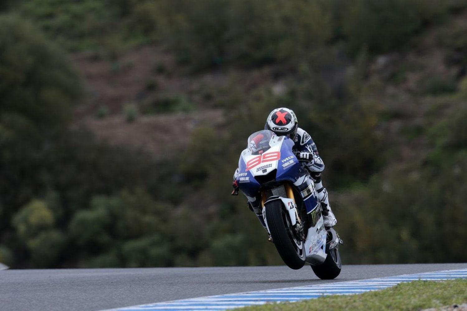 Rain hits Jerez as Lorenzo leads the way