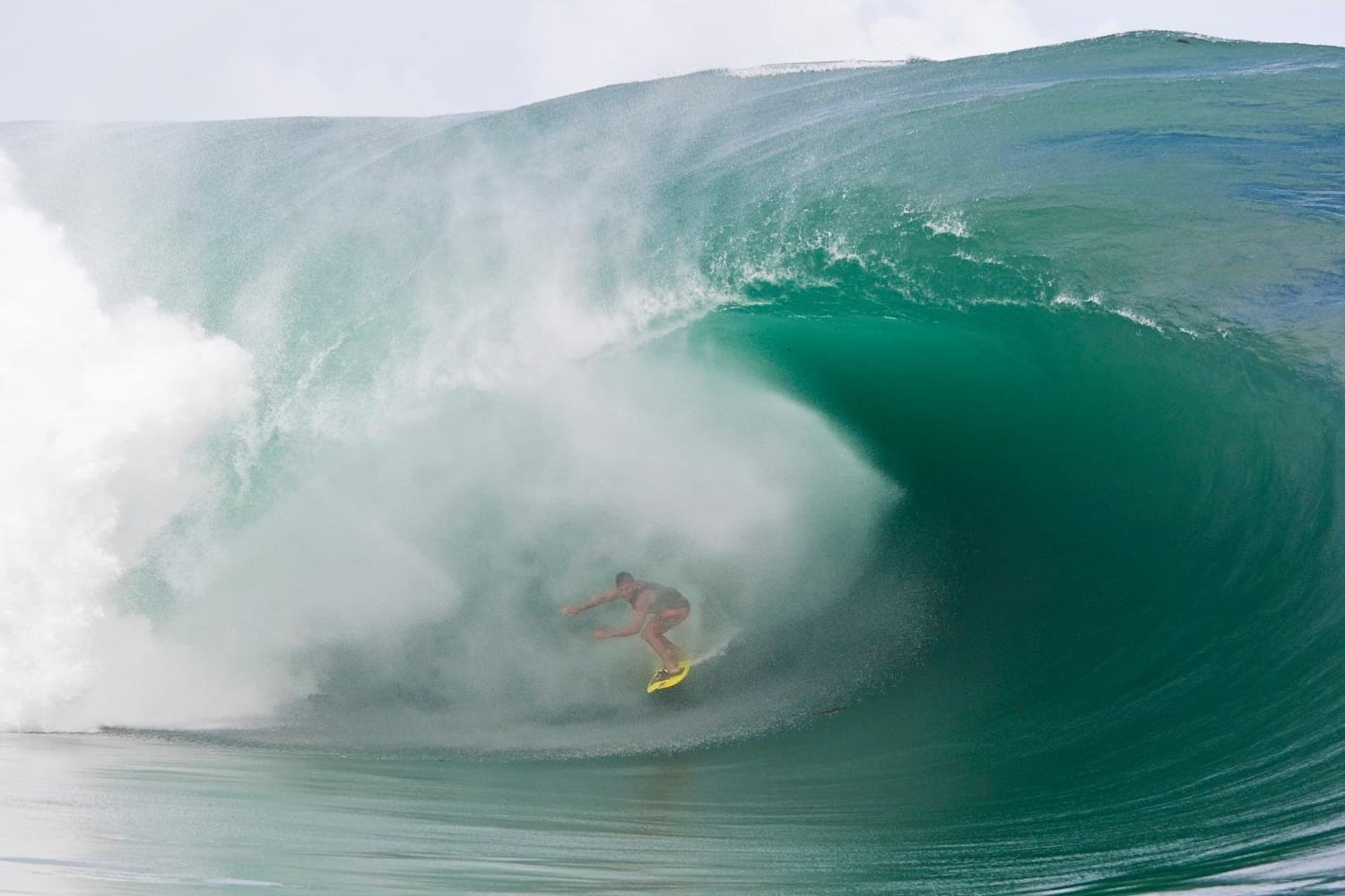 Big Wave Surfing: Nazaré, Jaws, Pipeline, Teahupoo