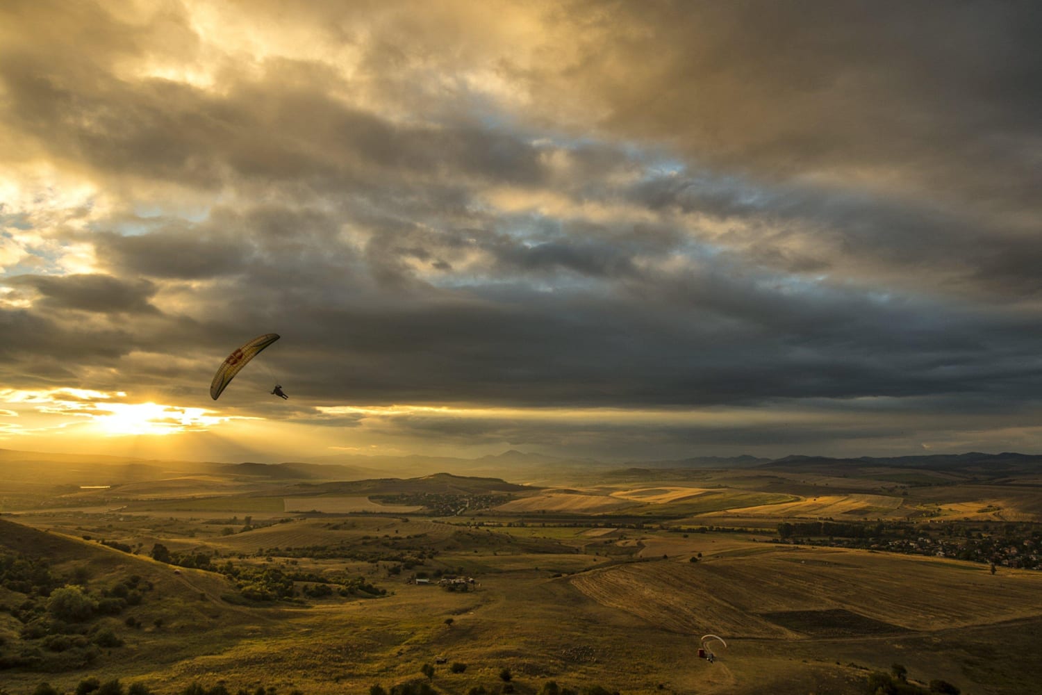 Video: Red Bull Bird's Eye in Bulgaria's mountains