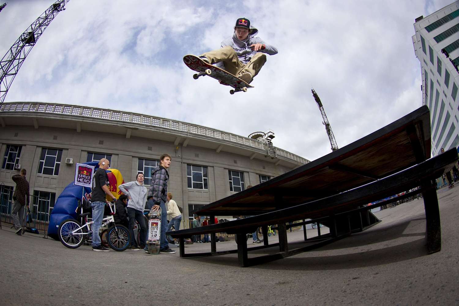 Red Bull Street Hero: Это герои улиц