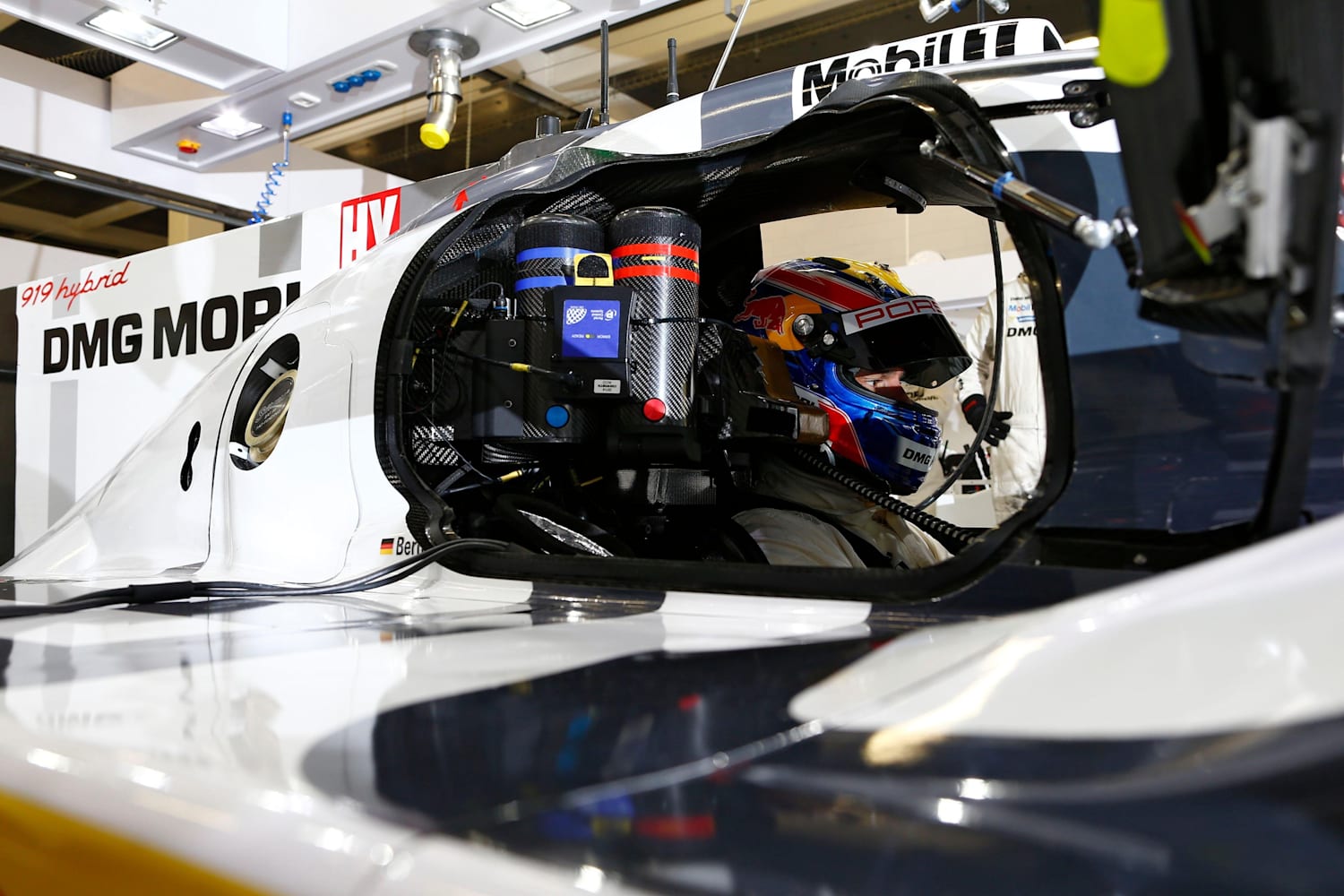 Mucha acción en el debut de Webber en el WEC