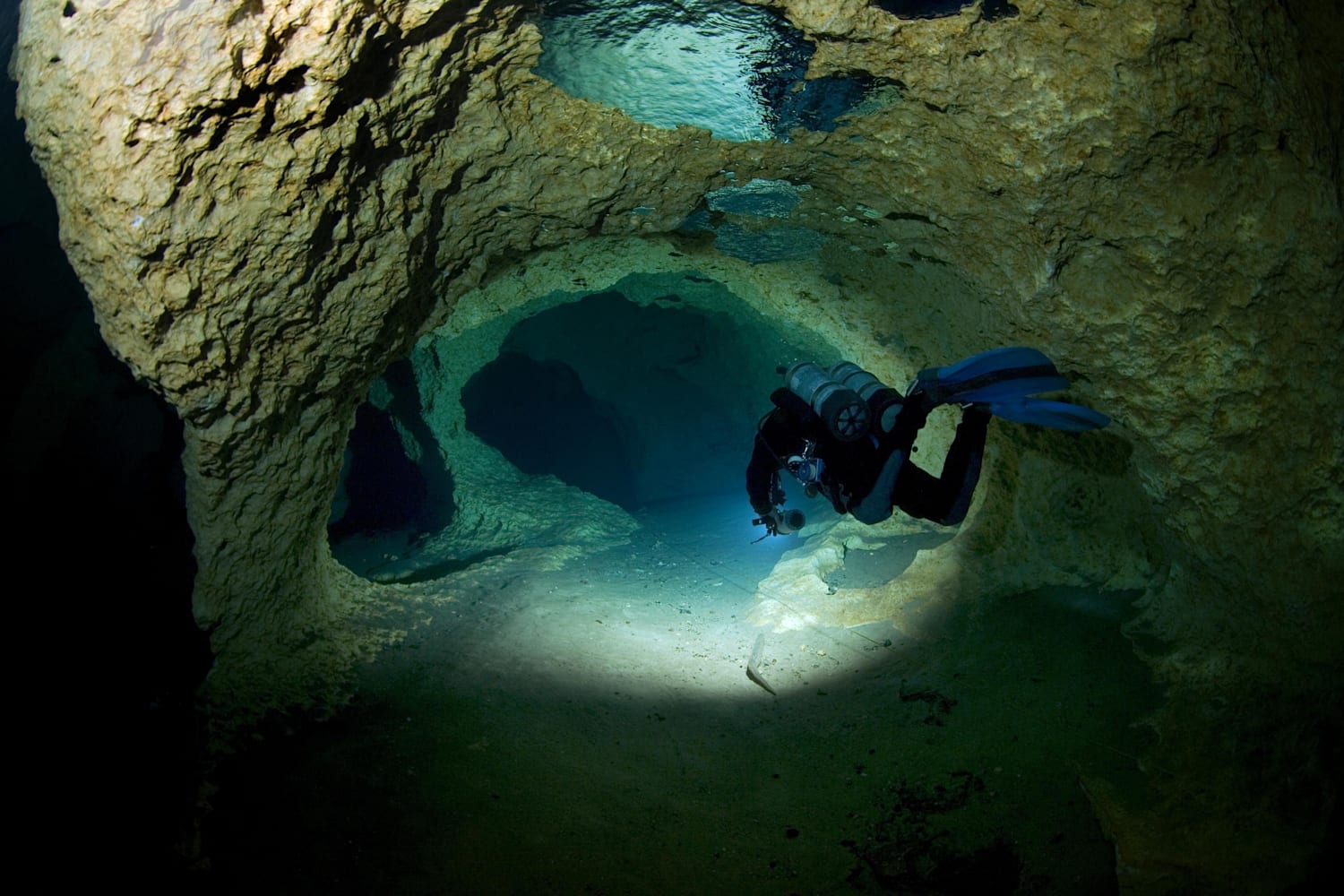 Jill Heinerth: The explorer who dives inside icebergs