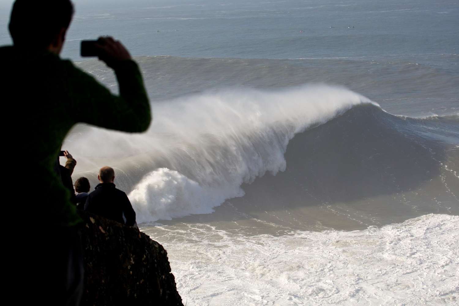 Nazare, Portugalia. 5.2m @ 21 sekund