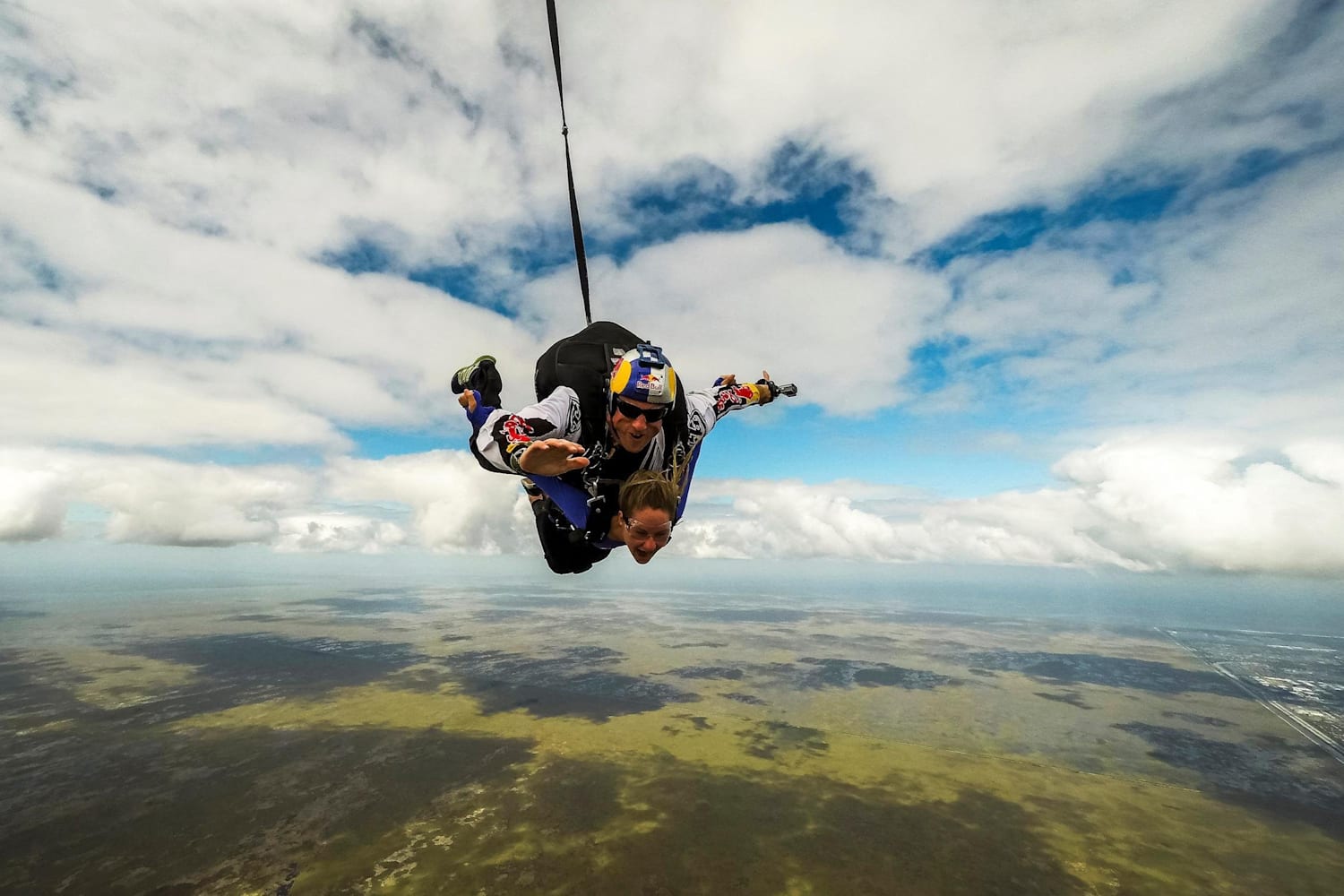 Luke Aikins B.A.S.E. jumping