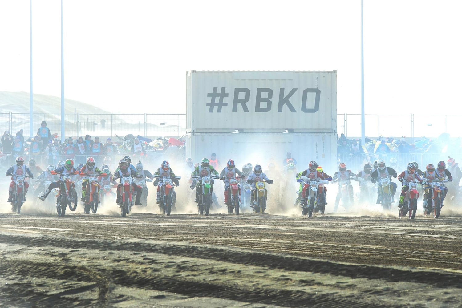 Red Bull Knock Out 沙灘越野賽事慢動作精采重現