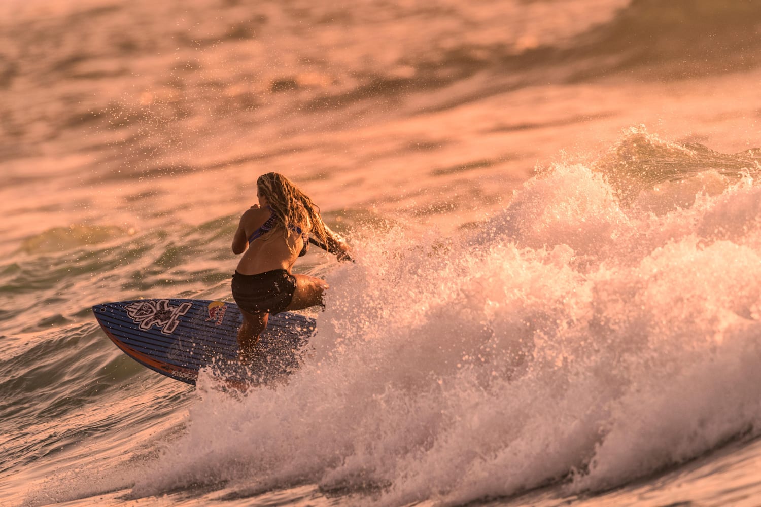 Izzi Gomez – Stand Up Paddleboarding