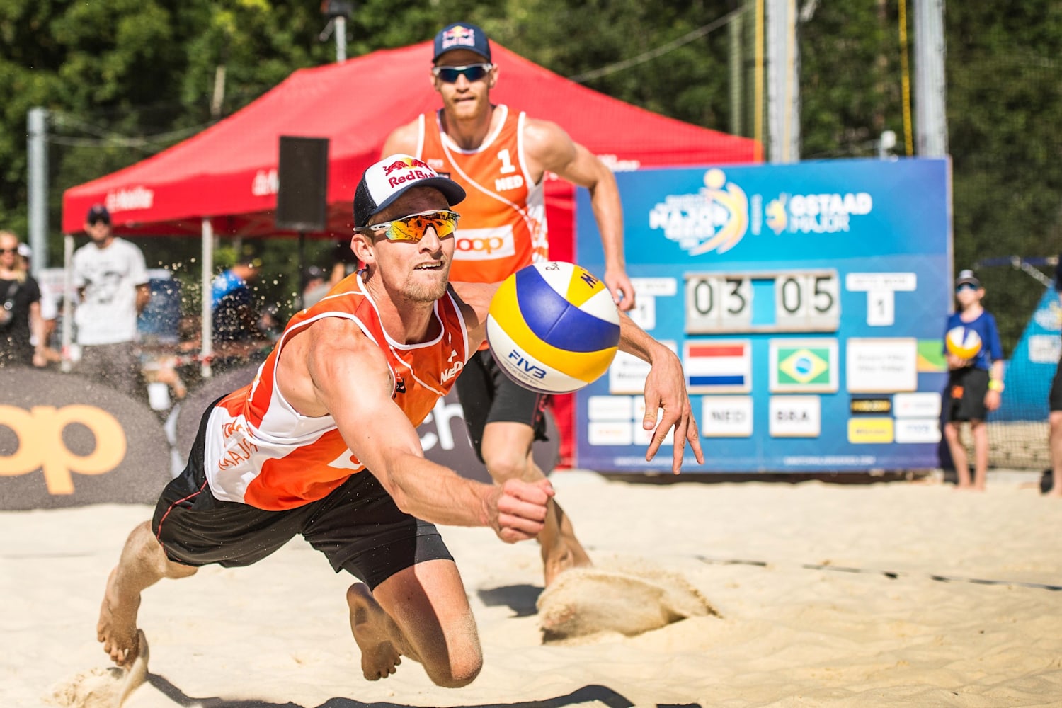 How to play beach volleyball: 5 easy tips for beginners