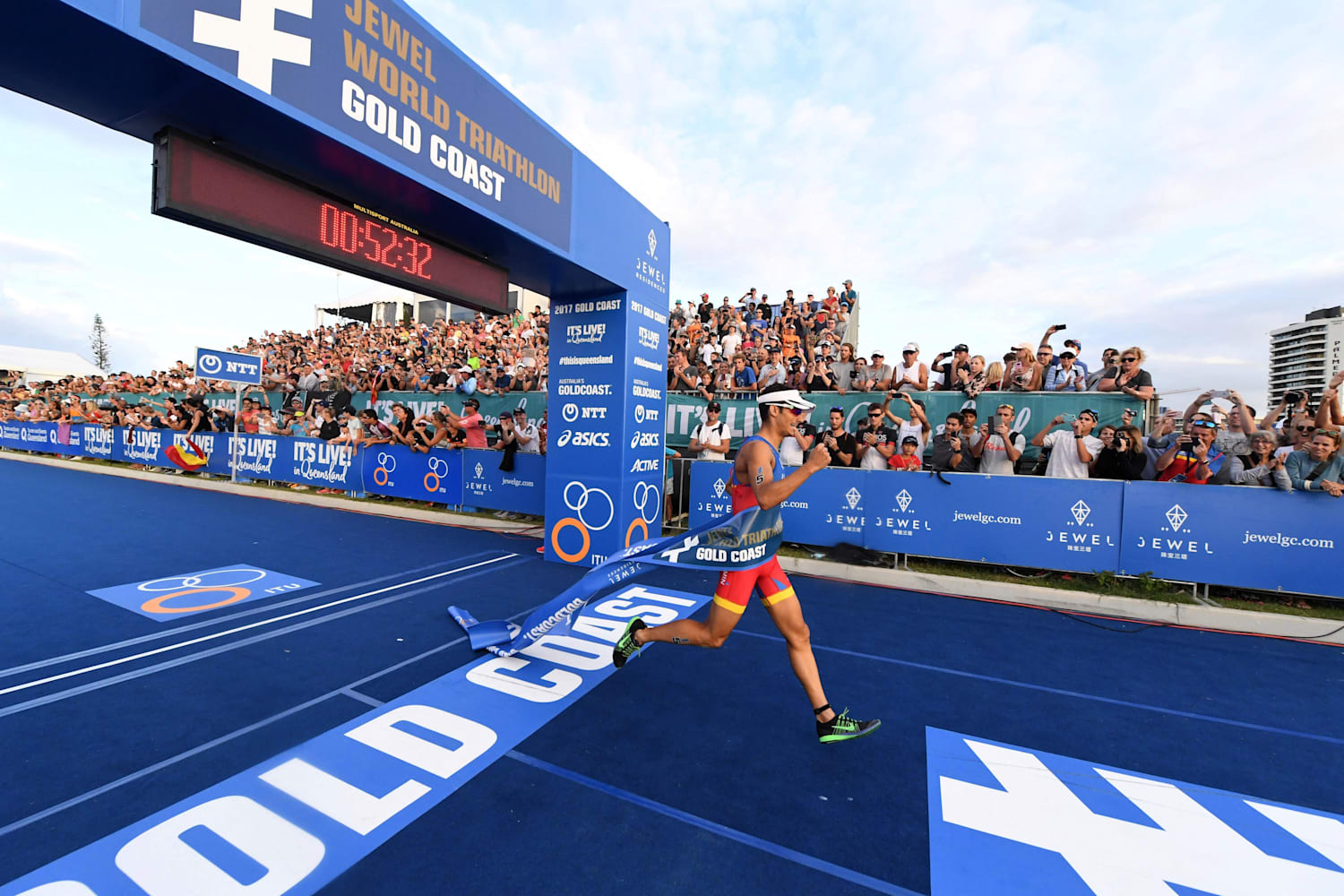 Mario Mola triunfa en las World Series de Gold Coast