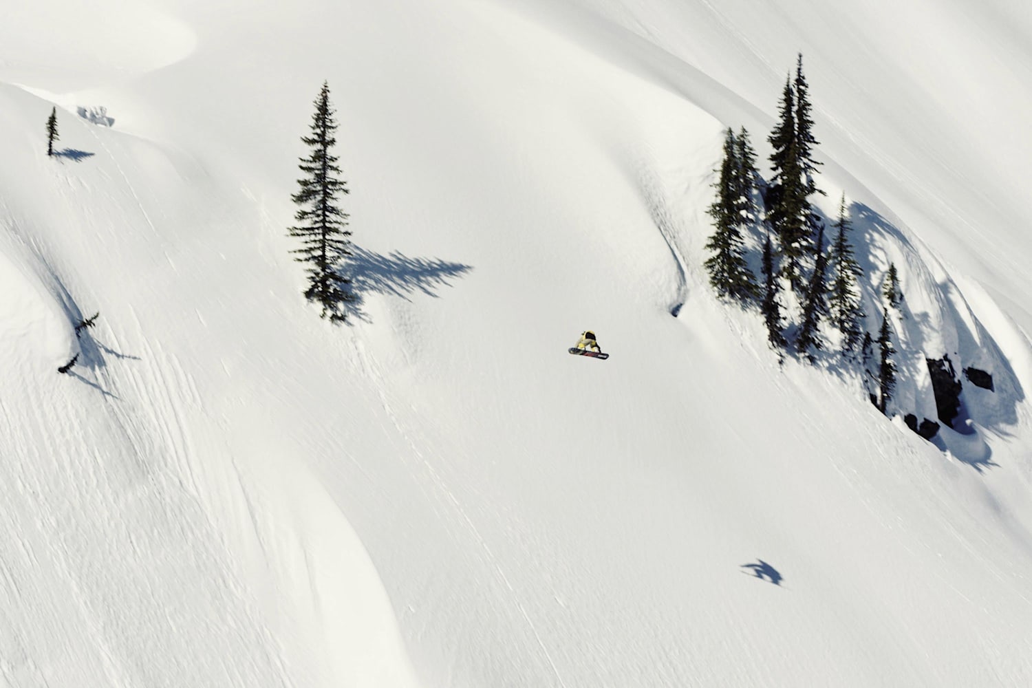 Vidéo best-of des chutes en snowboard du film Stronger