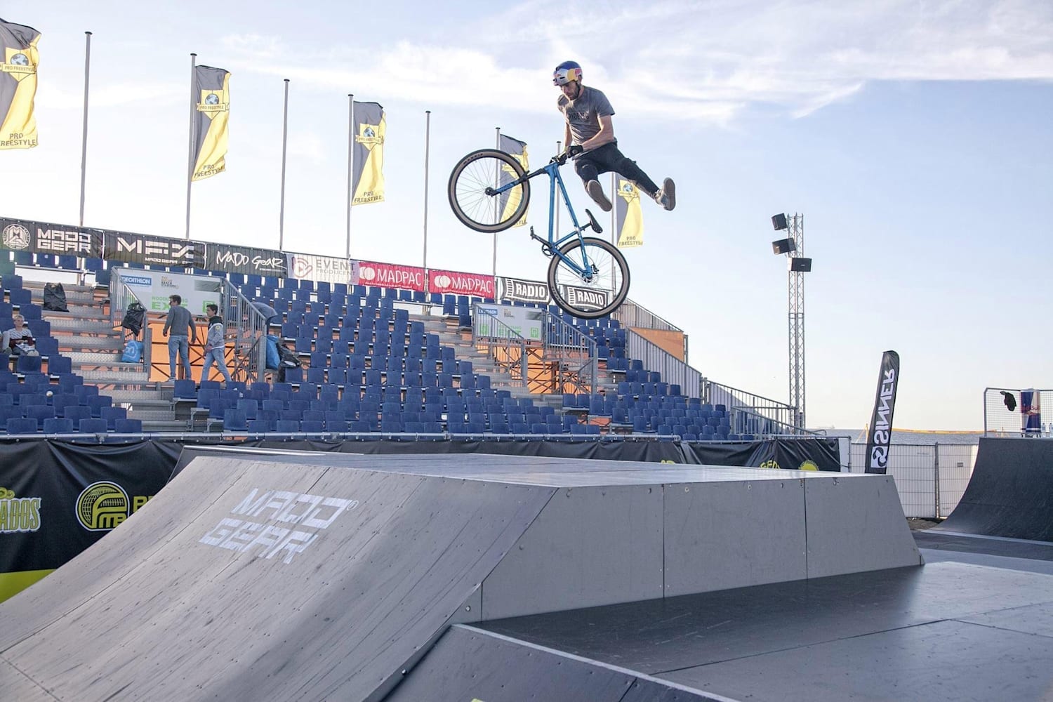 Den Haag Pro Freestyle freerunning mtb en scoot