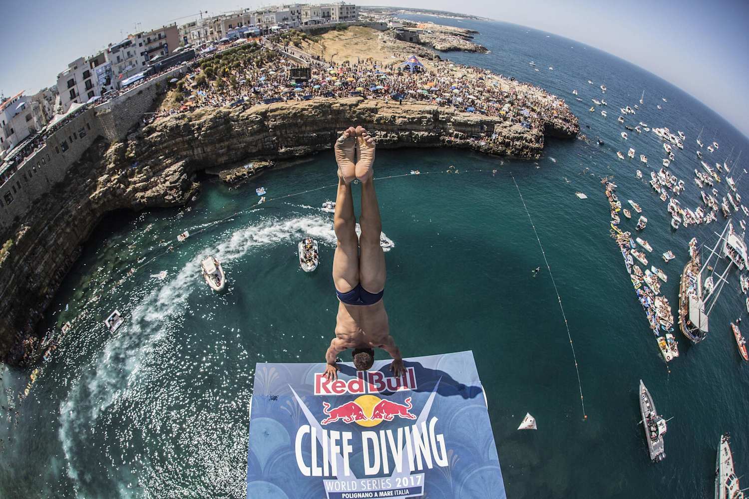 Dette er Red Bull Cliff Diving