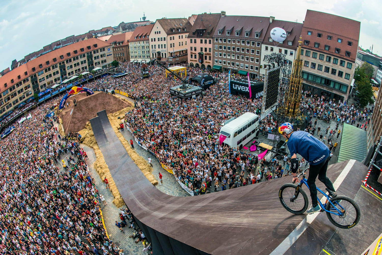 Red Bull Roof Ride - dzikie karty dla polskich riderów!