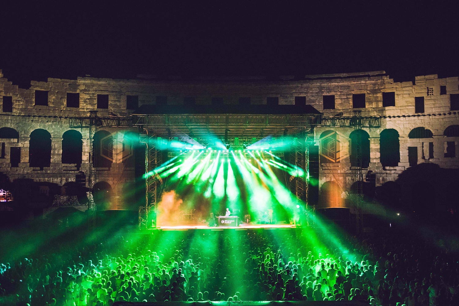 Vodimo te na Dimensions festival