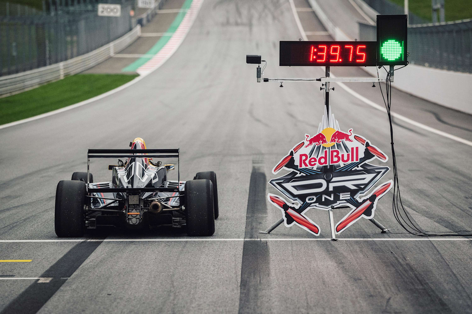 Red Bull DR.ONE : Record pour Kirsch ! Drones Vidéo