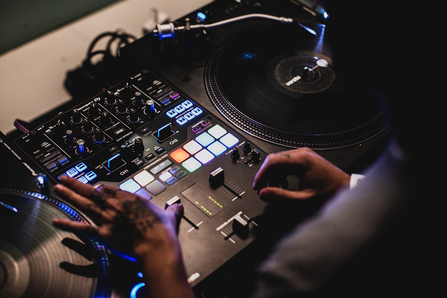 History of DJing in USA with DJ Trayze +interview+