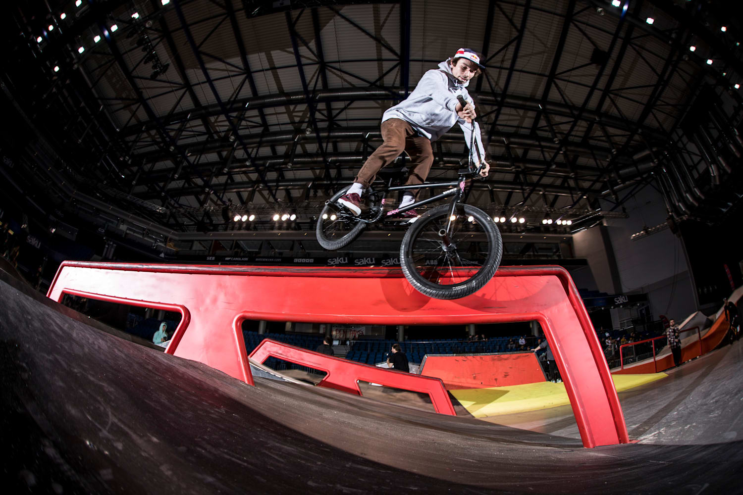 Simple Session coloca BMX e skate na mesma pista