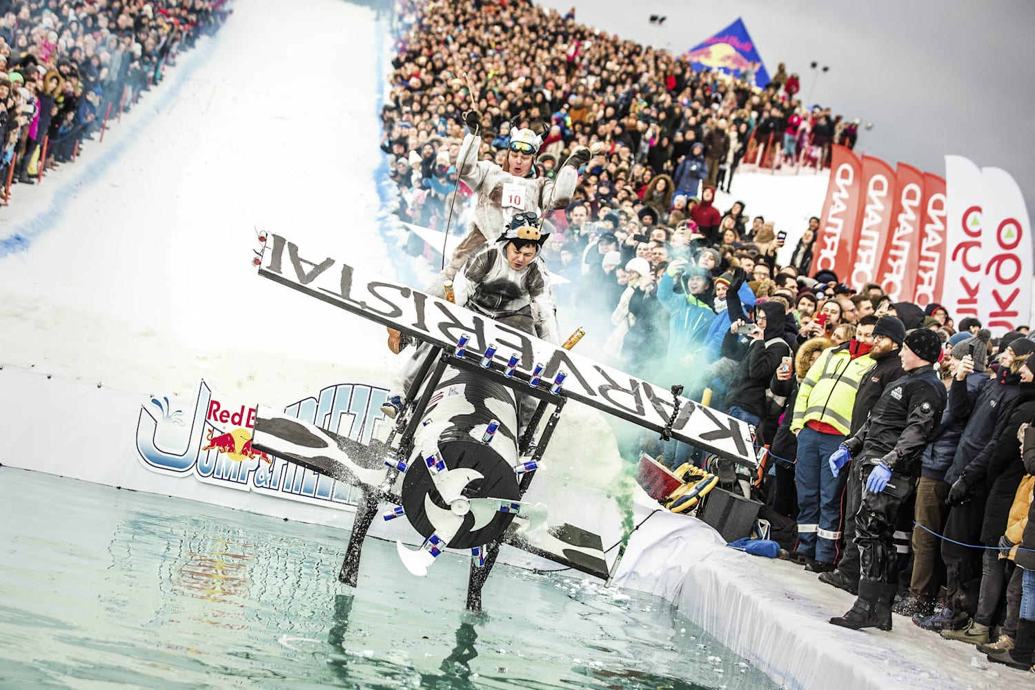RED BULL JUMP & FREEZE