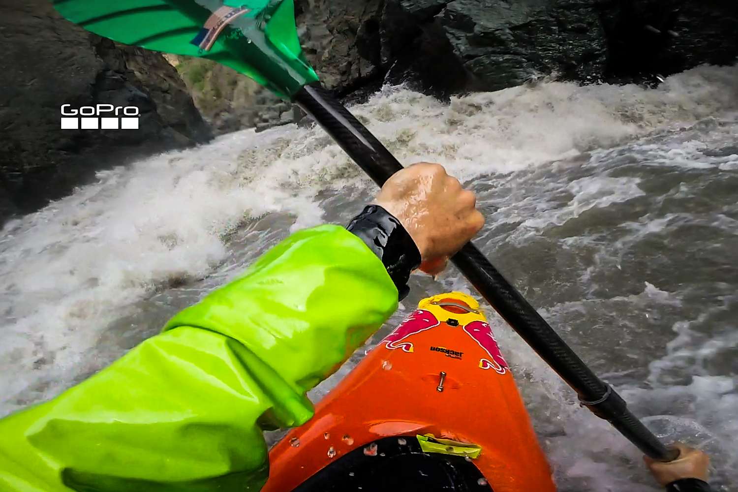 Kayak sur la Stikine avec Rafa Ortiz et Isaac Levinson