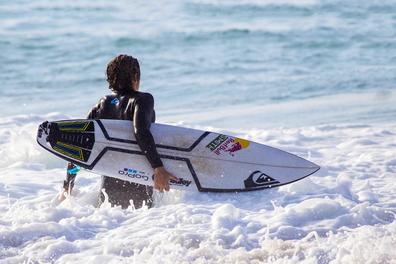 Ride to the Roots S1 E4: Extra - Leo Fioravanti surfing