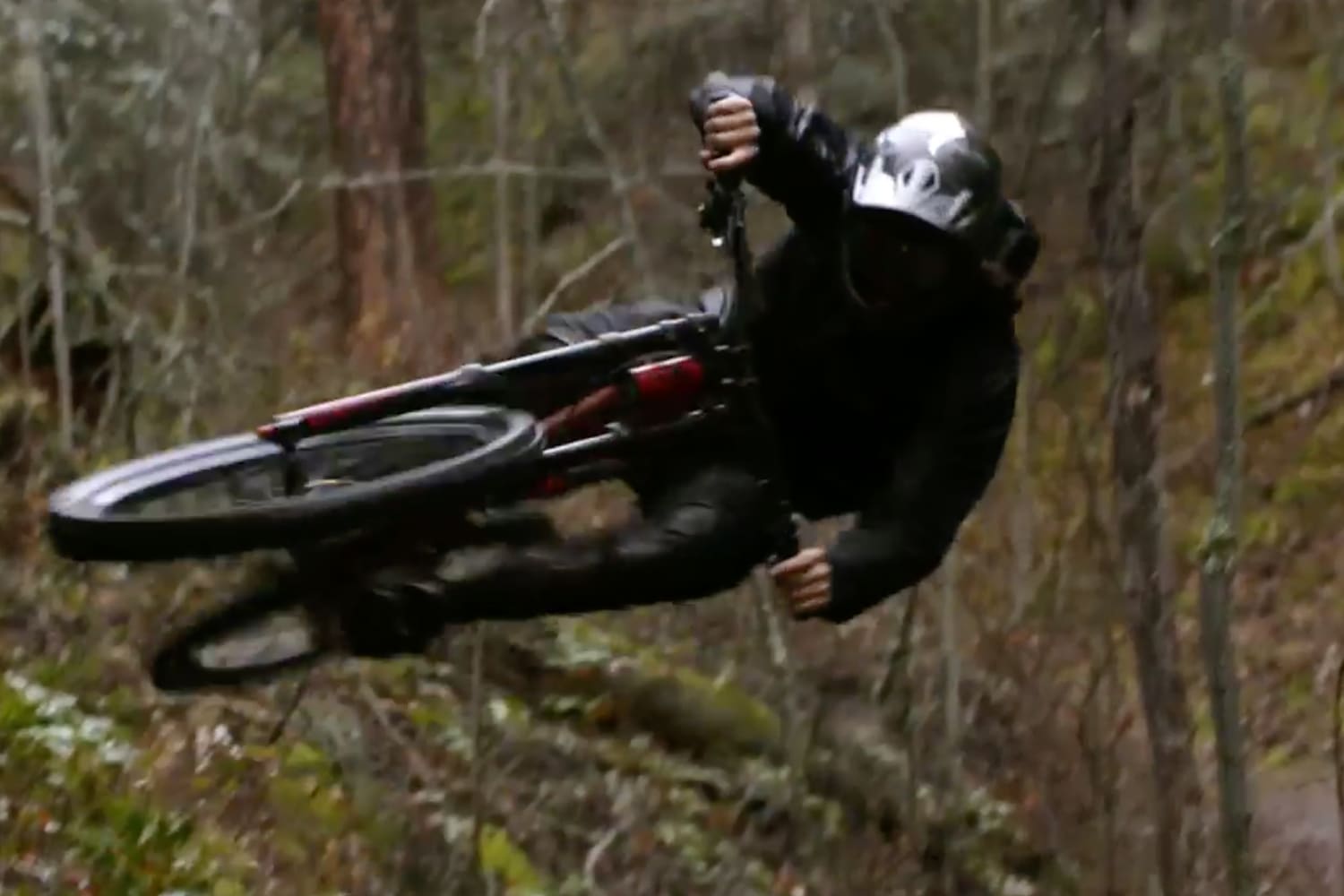 MTB Raw S1 E9: Matty Miles viaggia nella natura selvaggia