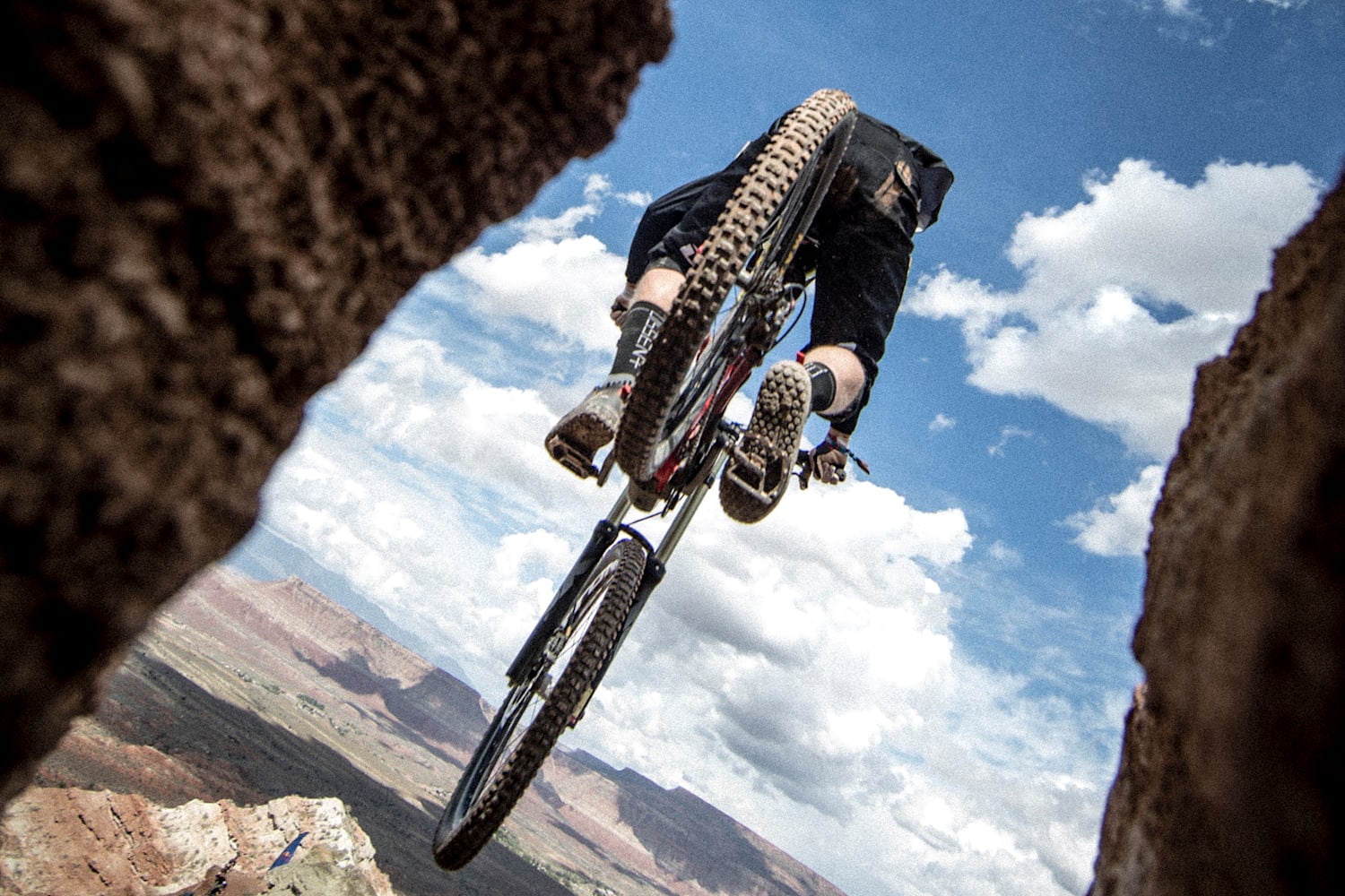 MTB Raw S1 E10: Candian MTB star Mike Hopkins - video