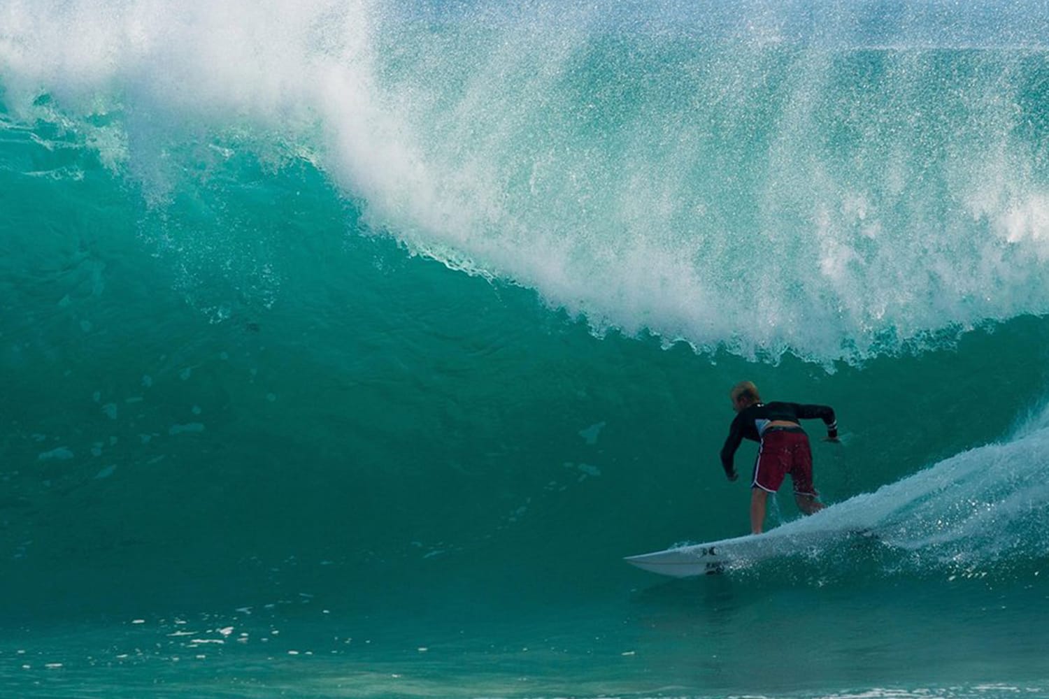 Suivez Made In et découvrez les plus belles régions de surf de la planète
