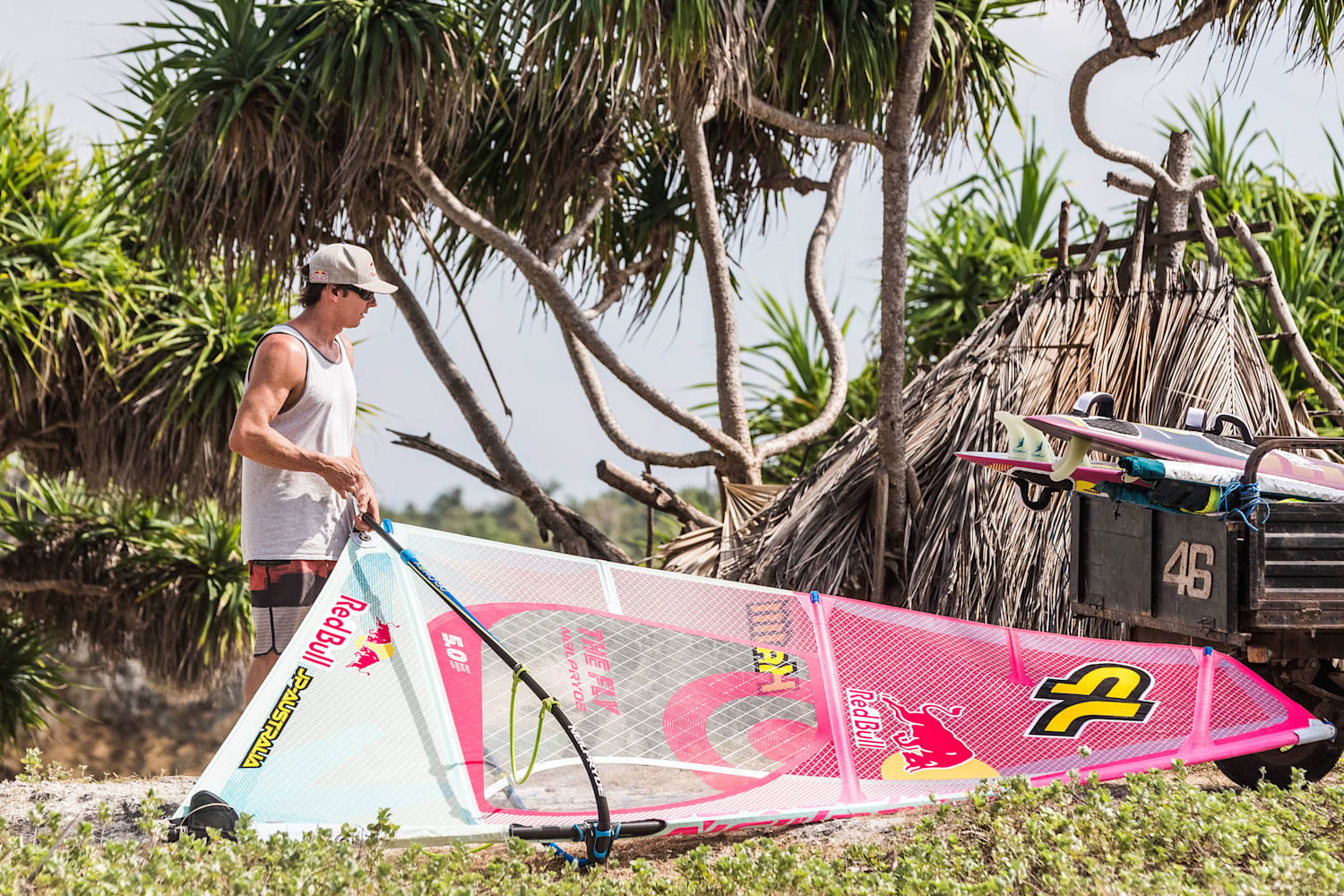 Windsurf avec Jason Polakow sur les vagues d'Indonésie