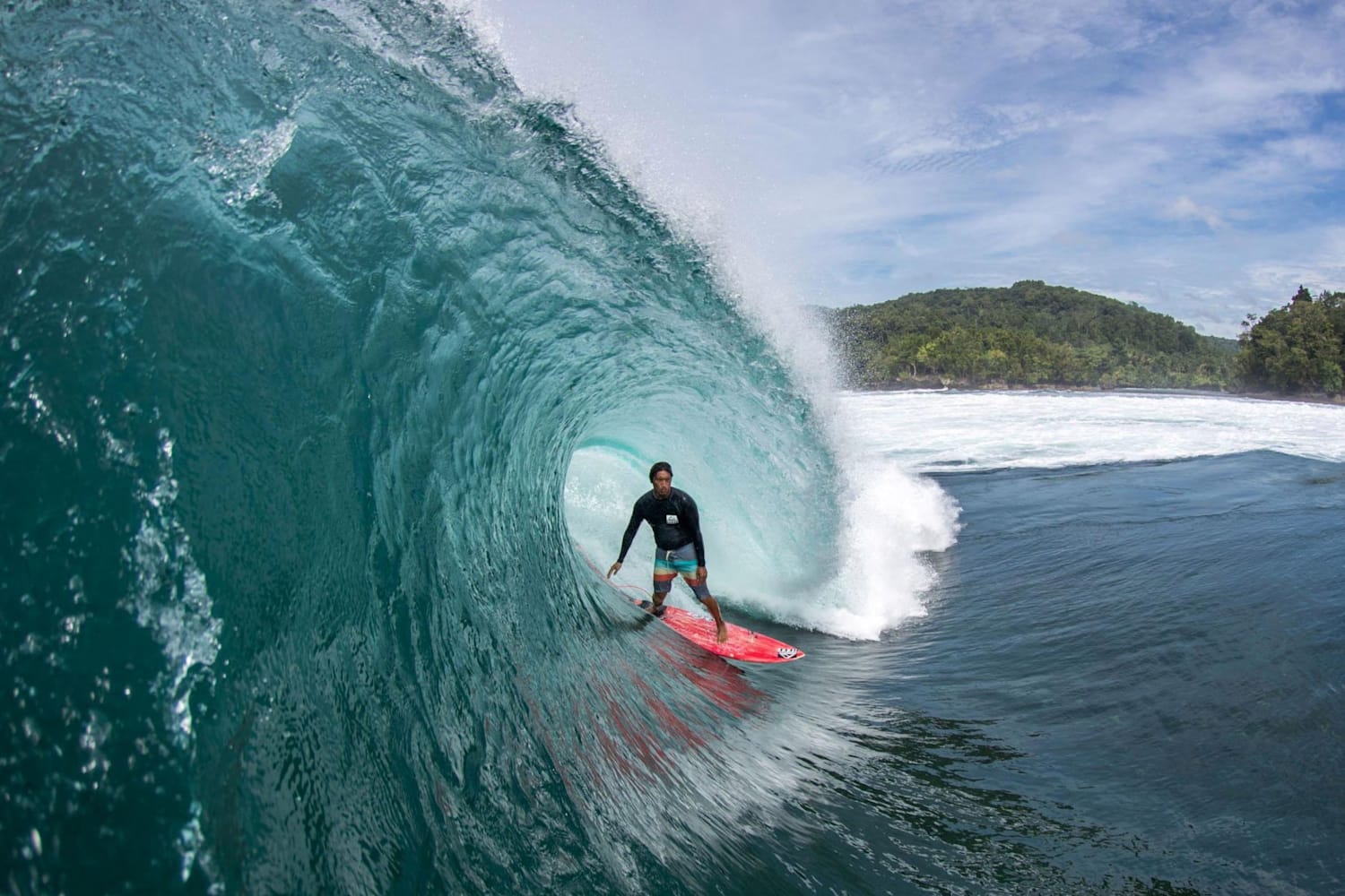 Mikala Jones busca la profundiad en Indonesia