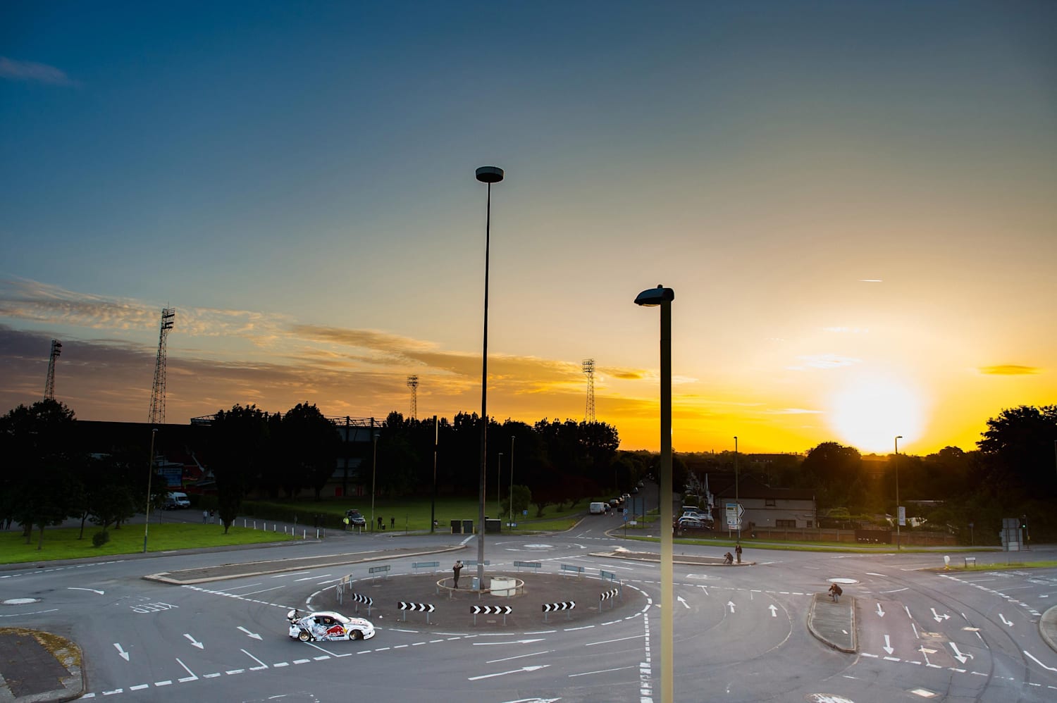 van drifting roundabout