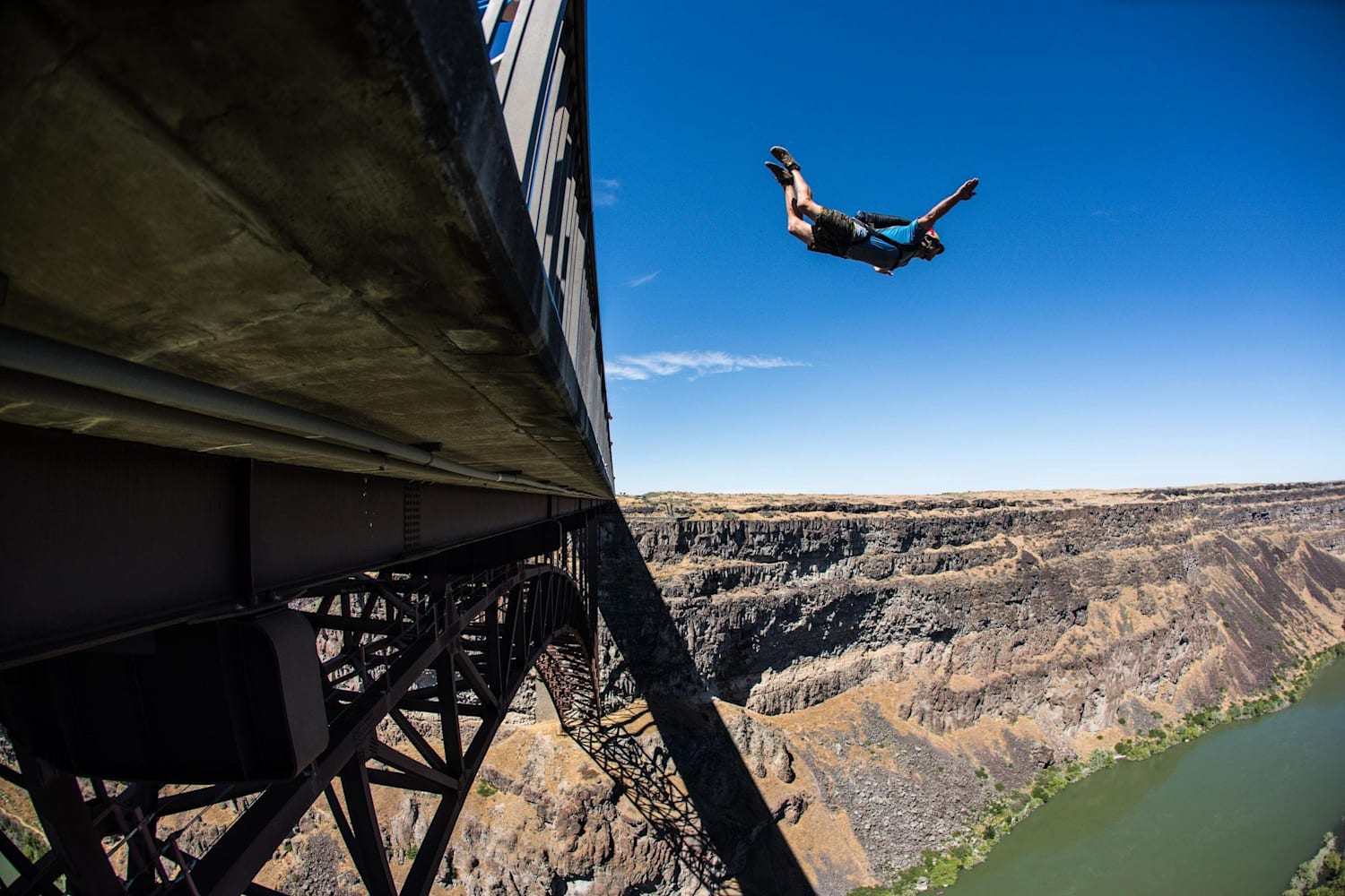 base jumping twin falls