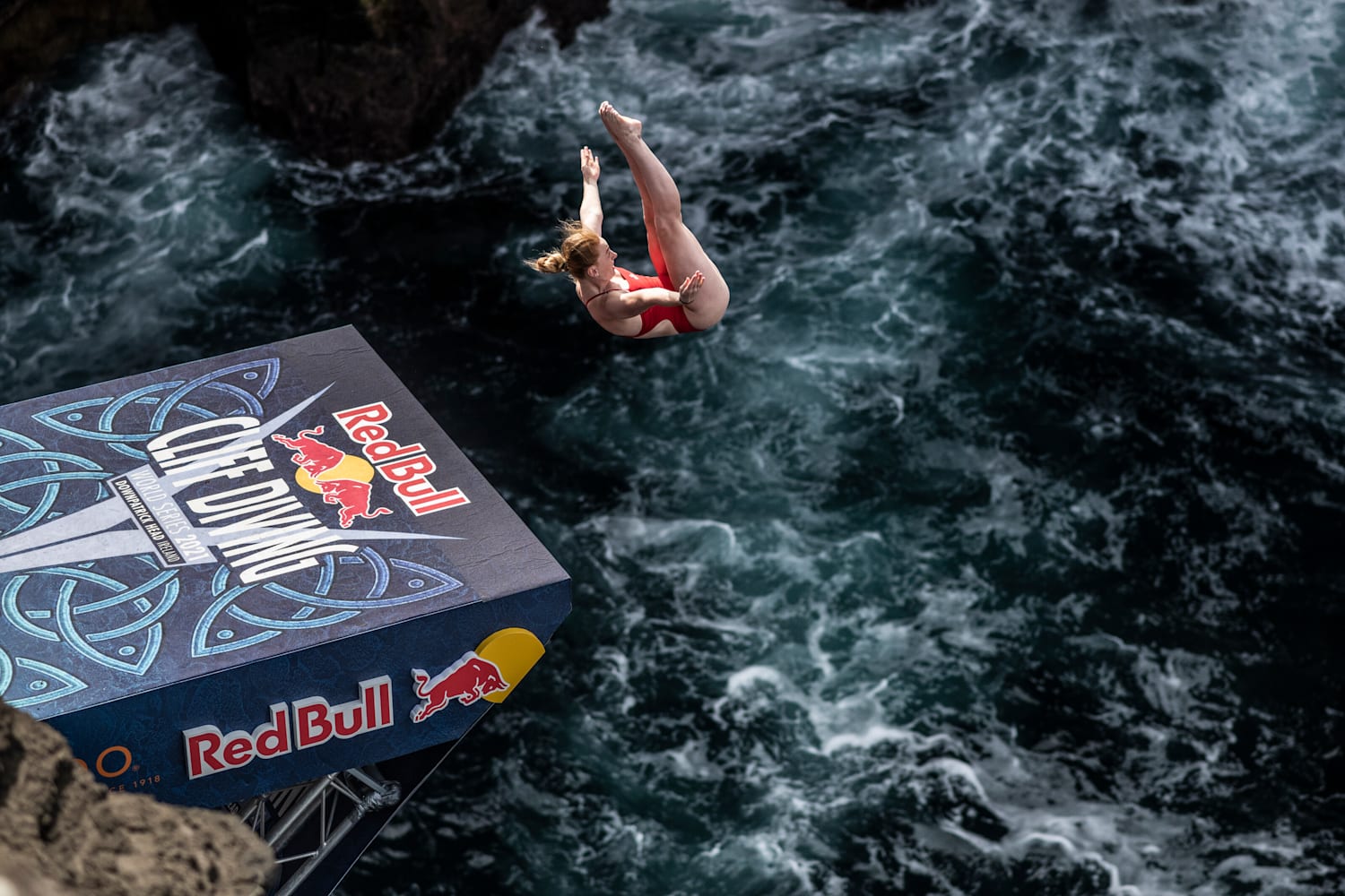 cliff diving accident