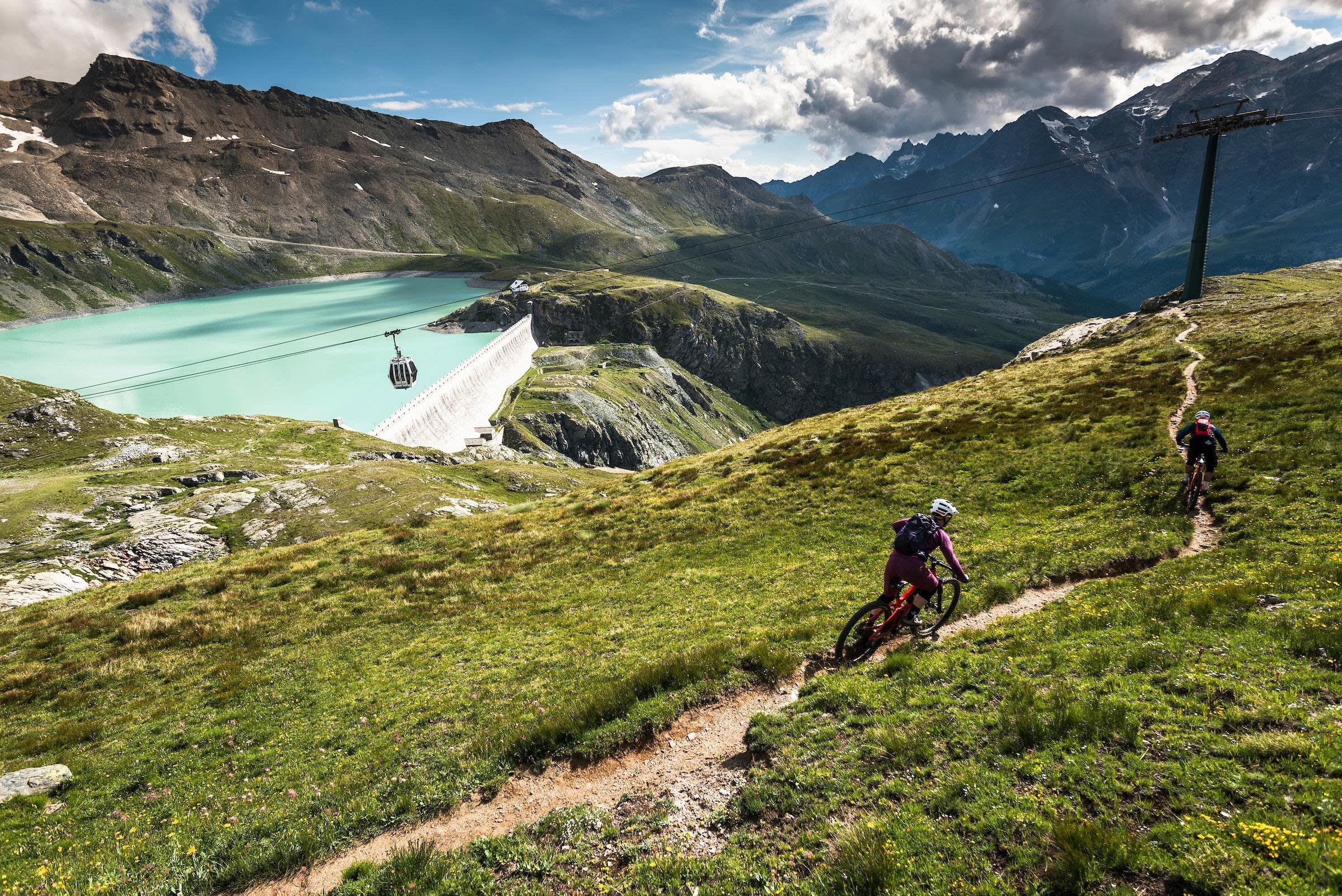 Mountain biking in Cervinia, Italy: Trails guide