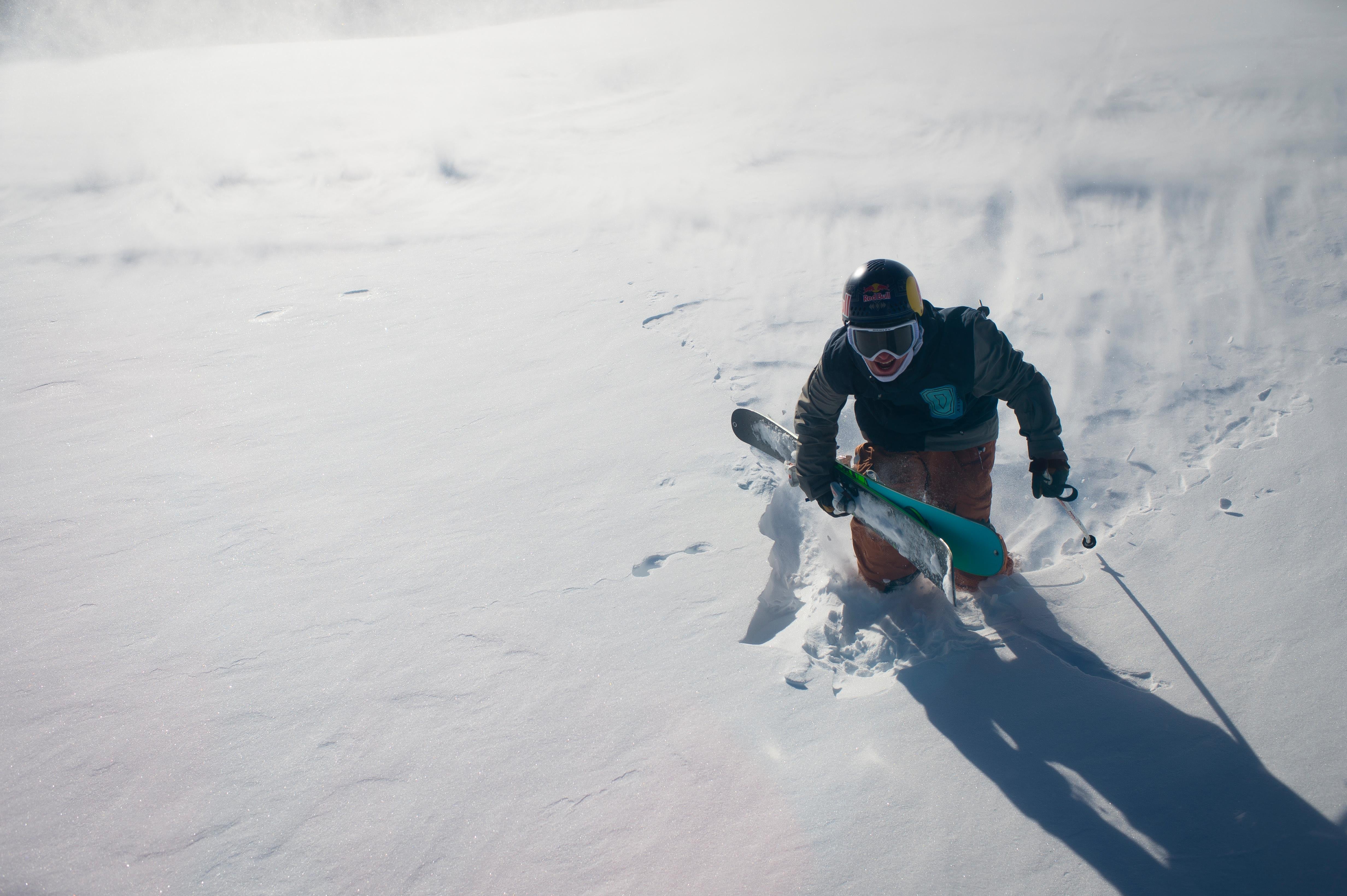 Sean Pettit Skiing Wallpaper