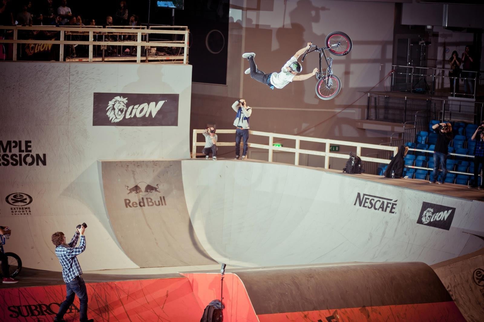 Kevin Peraza wygrywa na Simple Session 2013