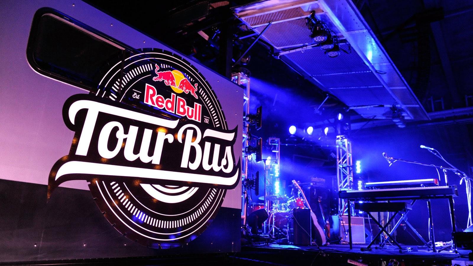 Cómo se monta el Red Bull Tour Bus