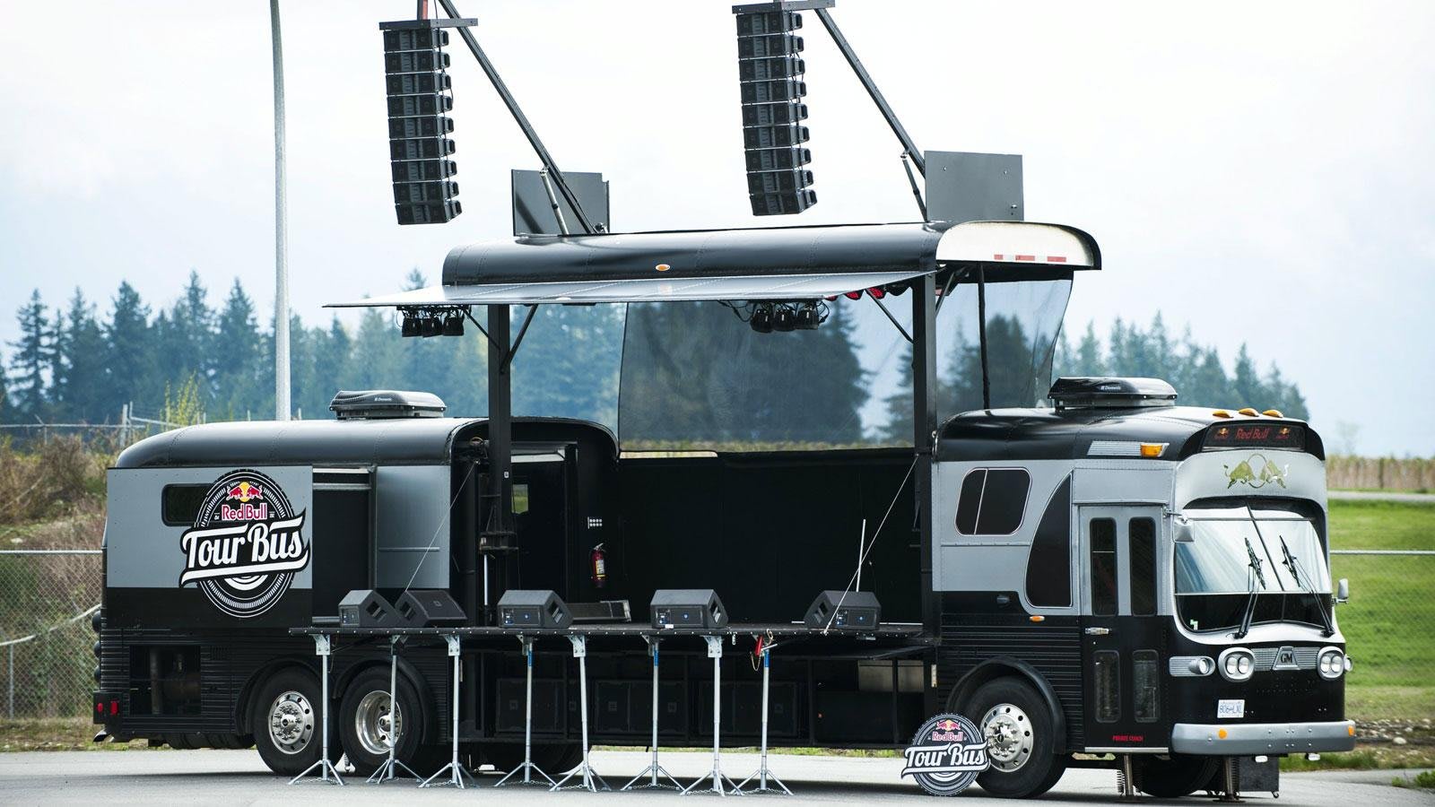 Cómo se monta el Red Bull Tour Bus