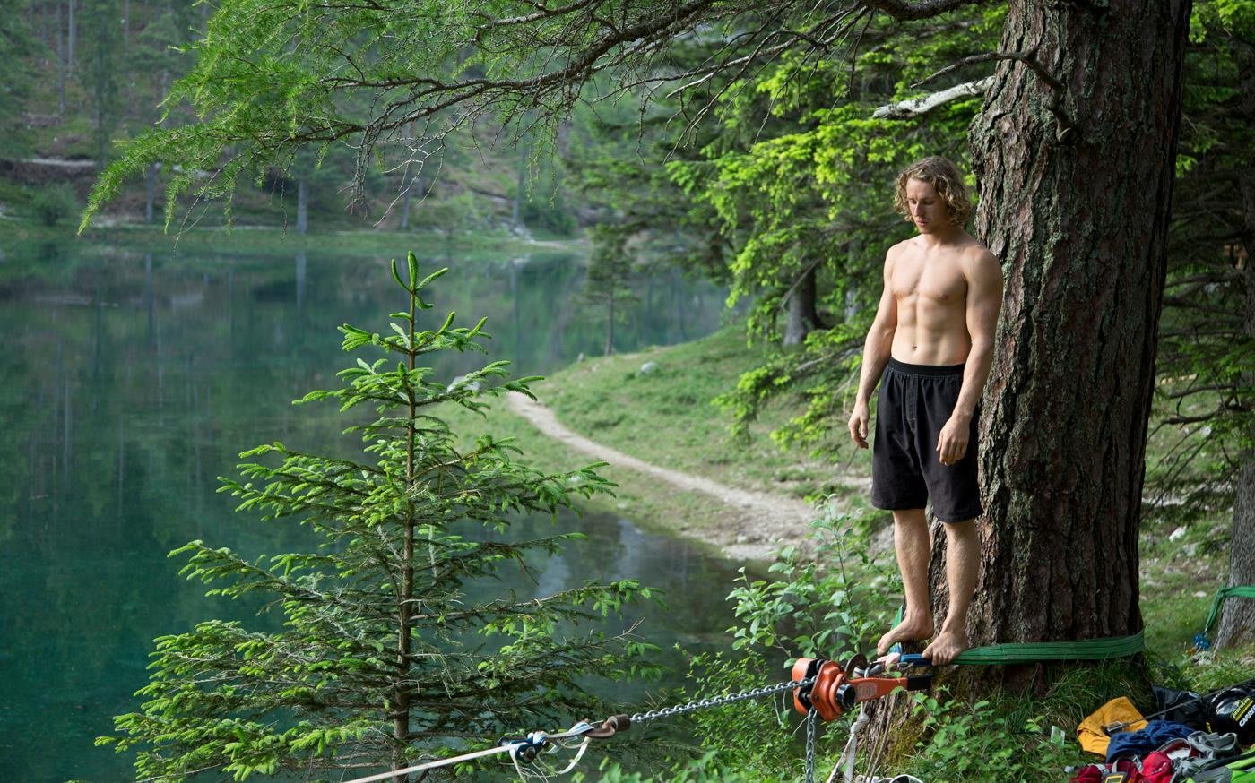 Get fit with slacklining: 8 reasons to start right now