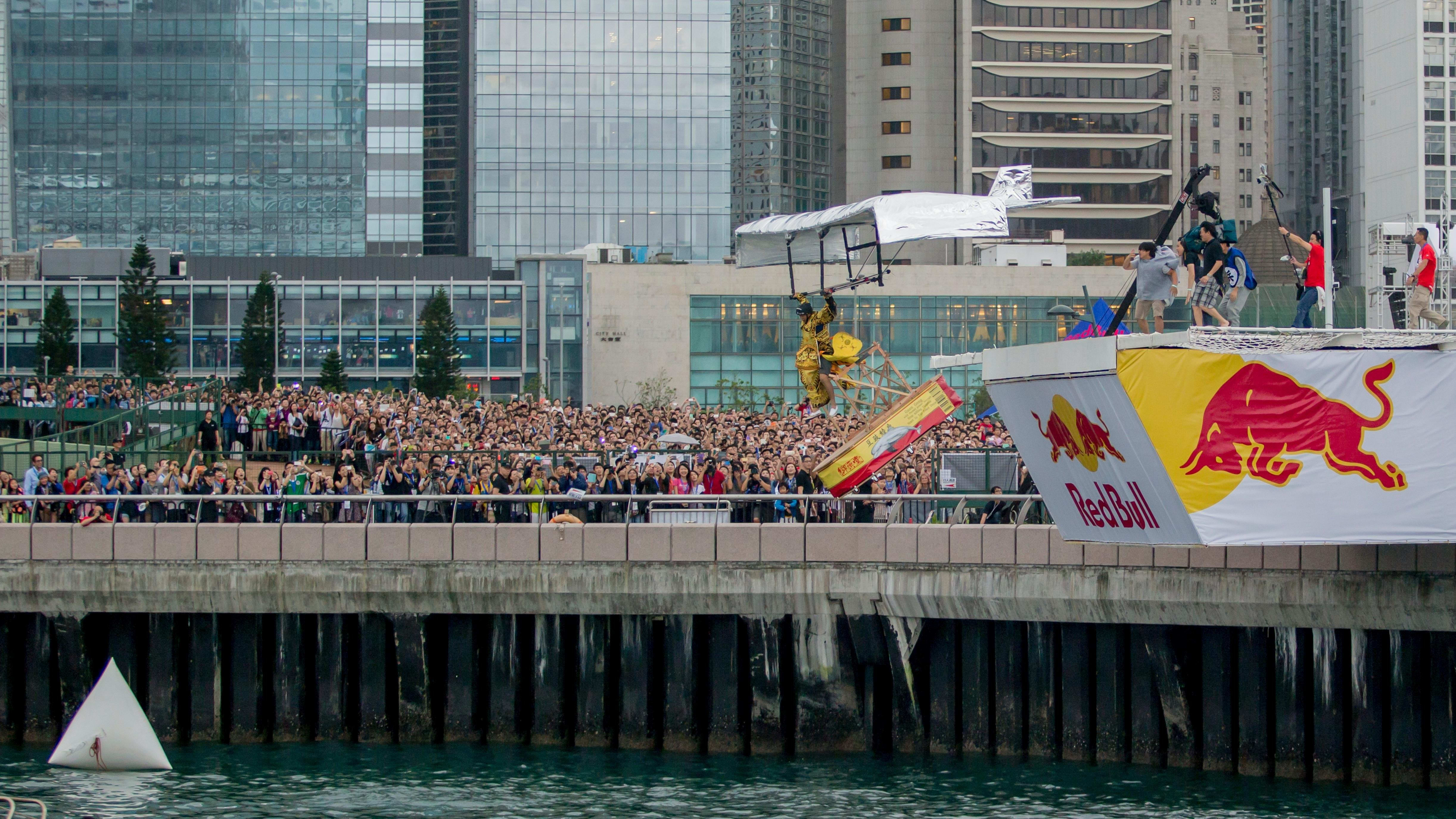 Red Bull Flugtag : Les meilleurs crash ! Video & Photos